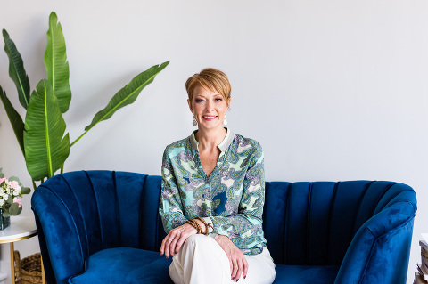 Brand Photographer Edmonton | Veronica Lyver | HR